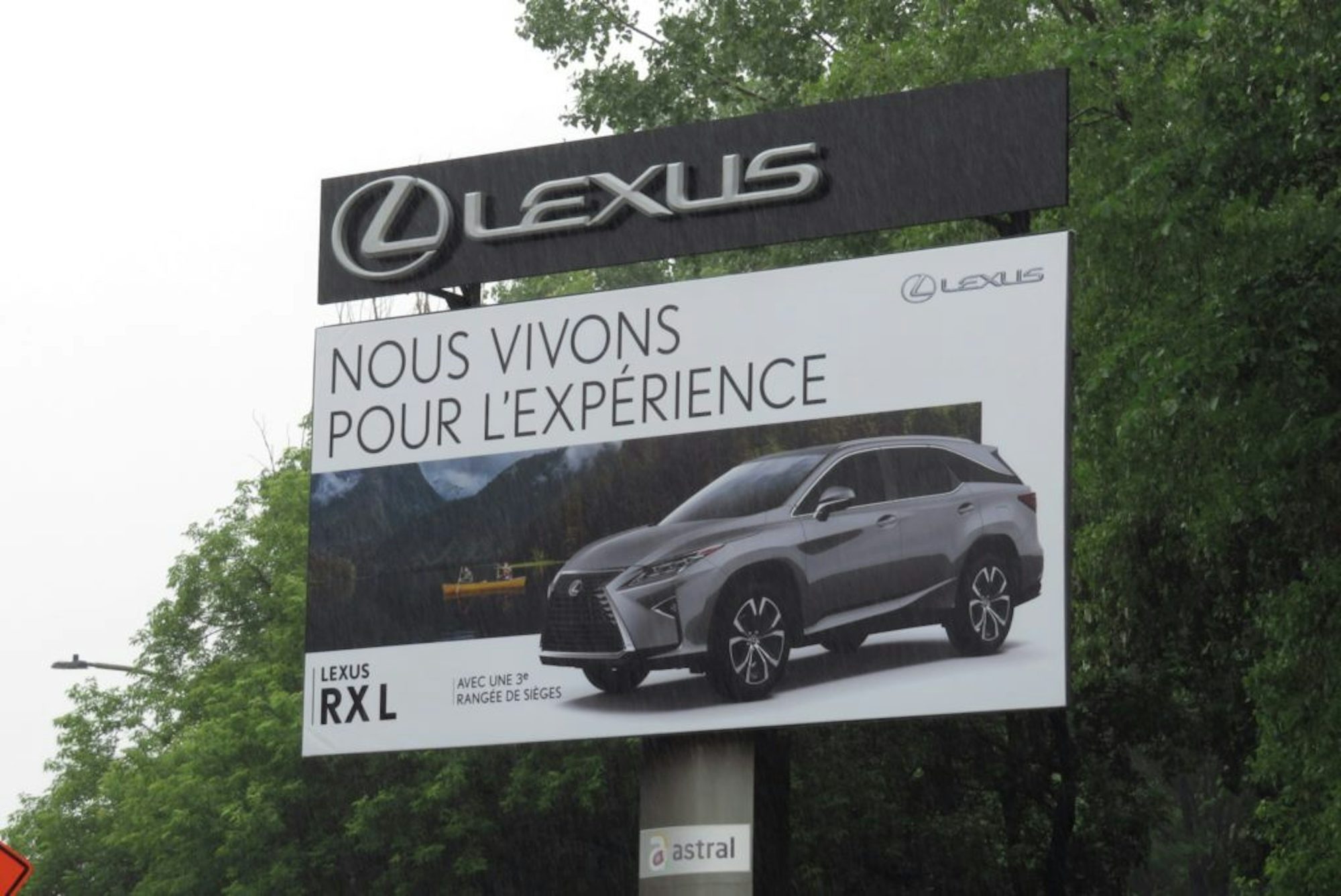 Outdoor advertising - Bell Media